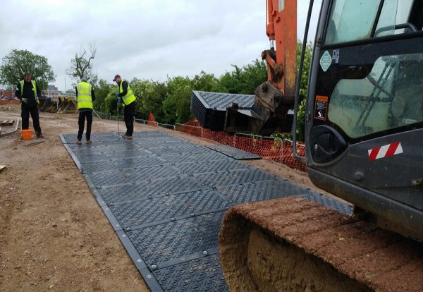 Maxi Track Hire Melbourne Brisbane Sydney Adelaide