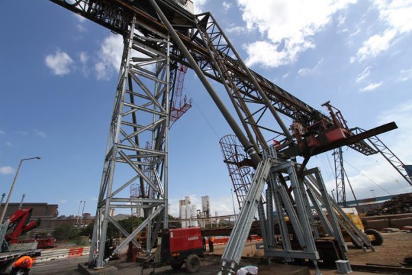 Propping Towers to Support a Crane - Wollongong - Shore Hire