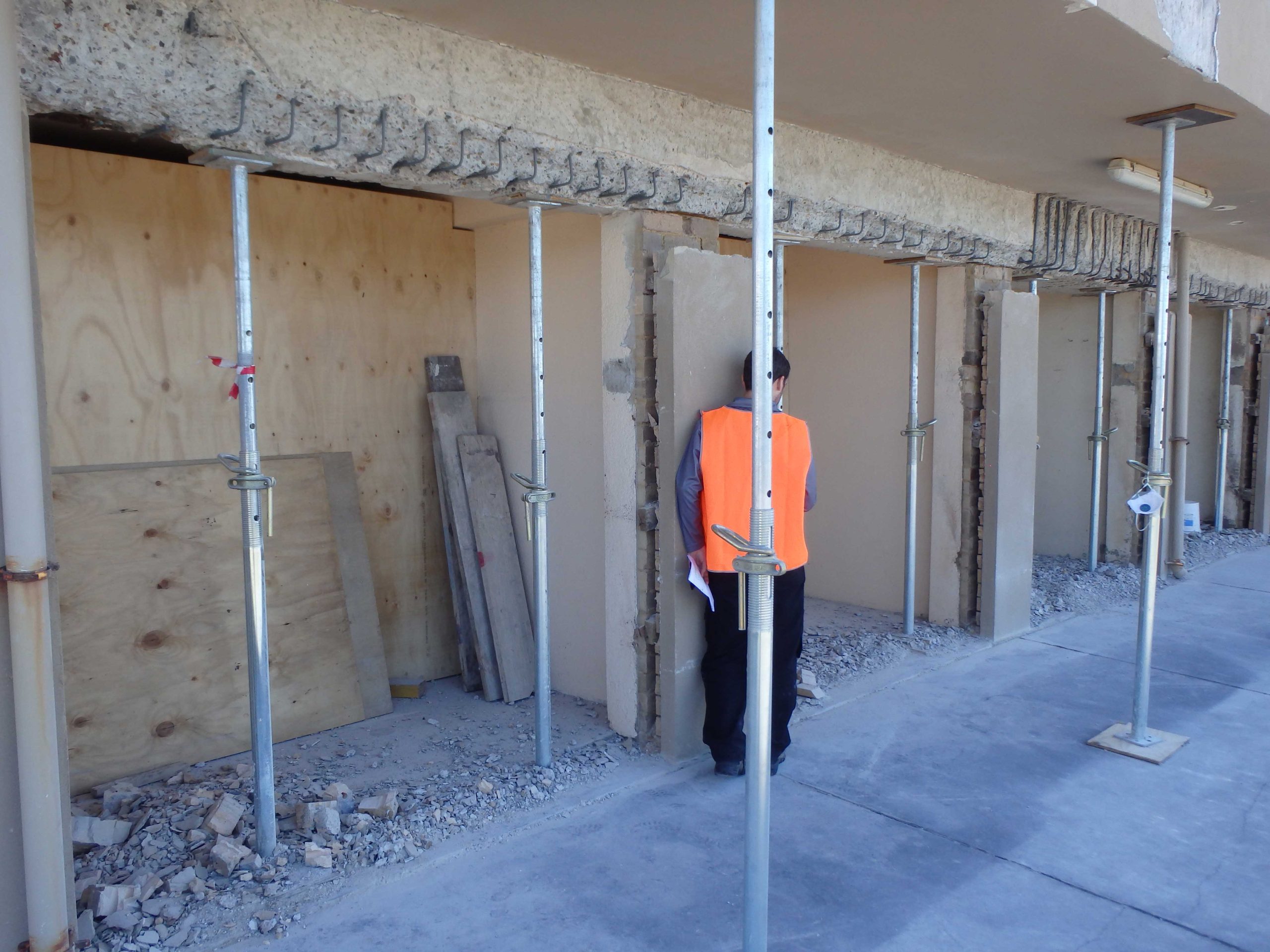 How do you tell if Acrow Props have been installed correctly? - Shore Hire