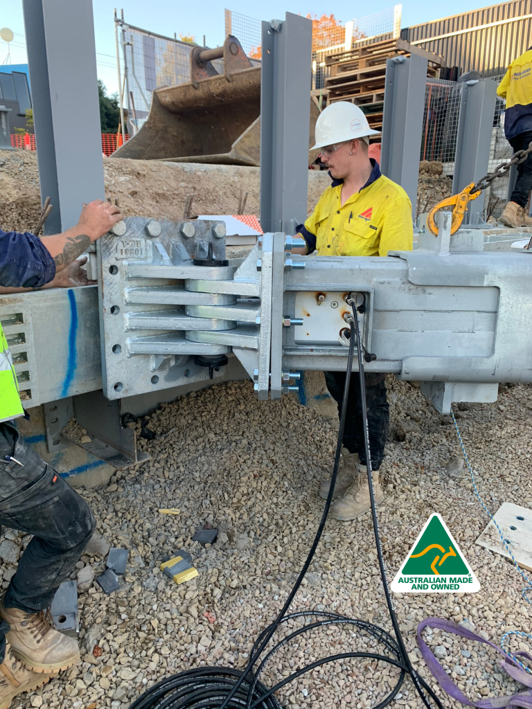 Shore Strut 400 For Hire